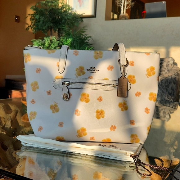 Coach | Bags | Coach Daisy Handbag | Poshmark